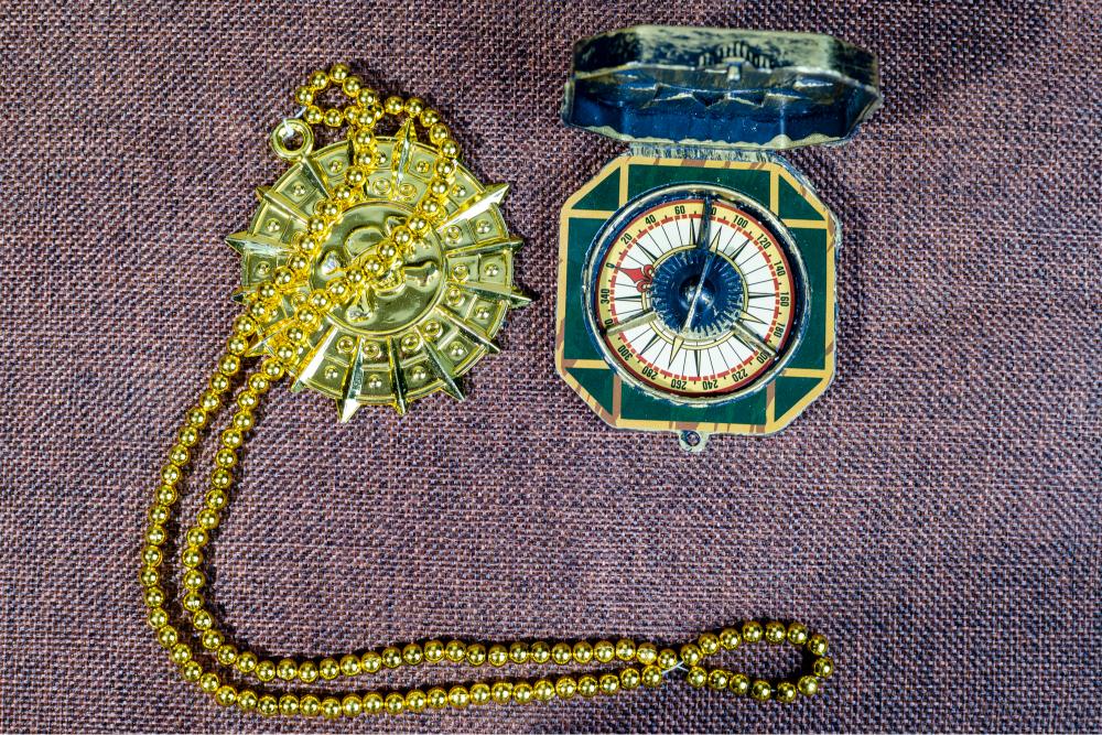 Collecting Historical American Jewelry: Identification Tips