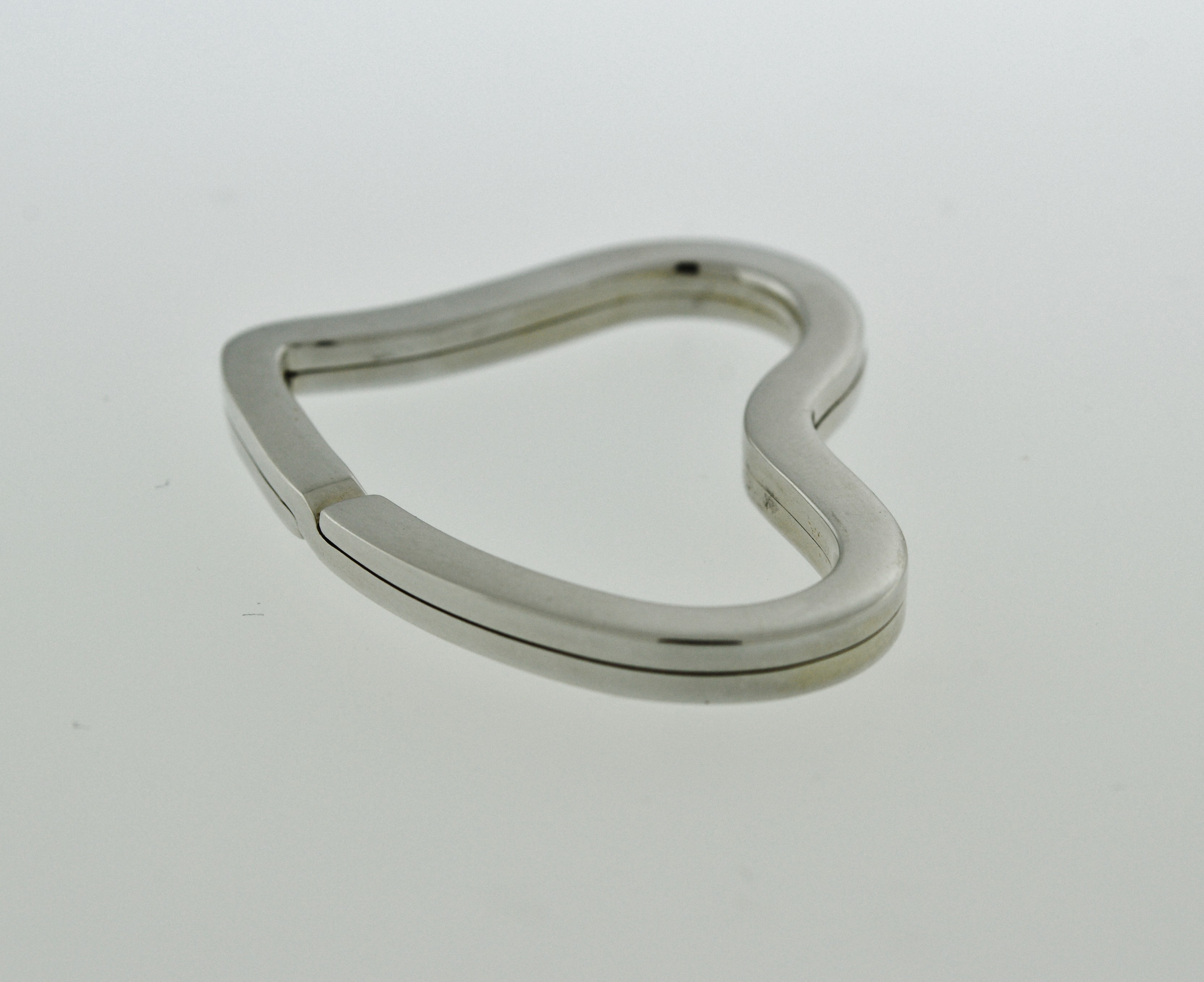 Tiffany & Co Elsa Peretti Open Heart Key Ring in Sterling Silver | Coin ...